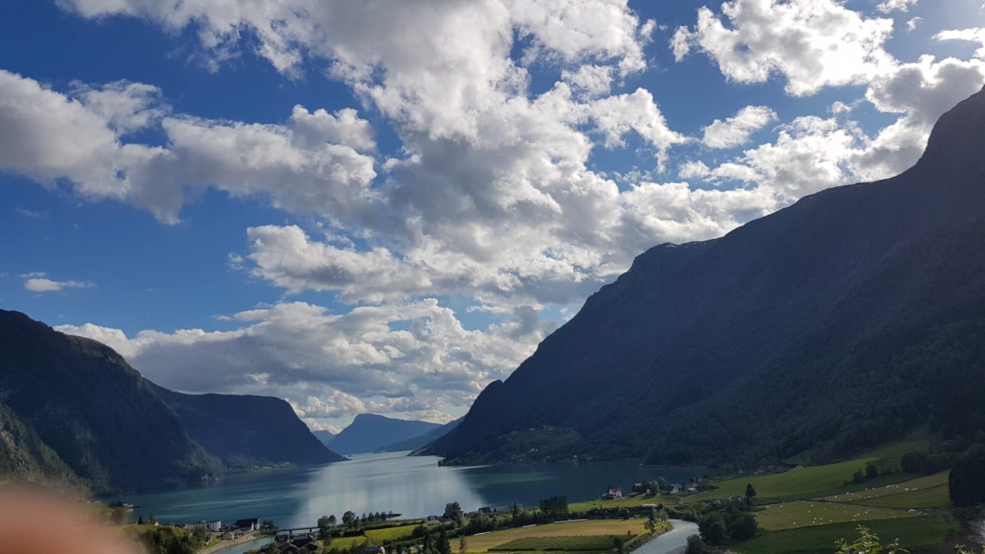 Om fjorden - Lustrafjorden